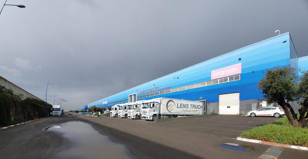 PHOTOS – LENS TRUCK