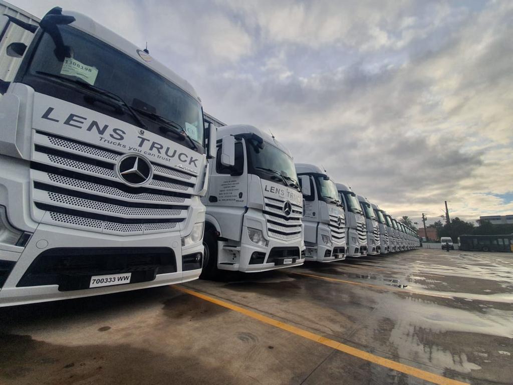 PHOTOS – LENS TRUCK