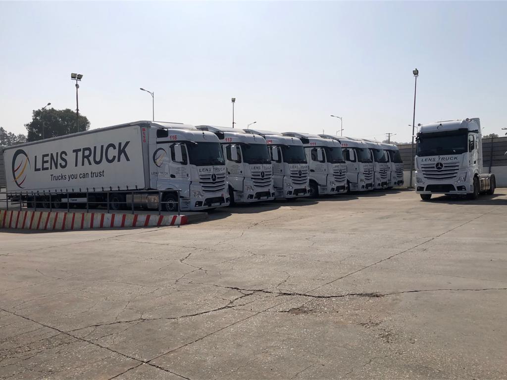 PHOTOS – LENS TRUCK