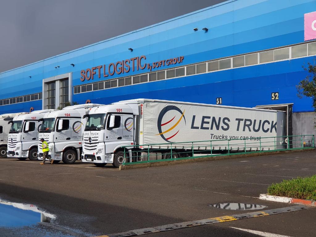 PHOTOS – LENS TRUCK