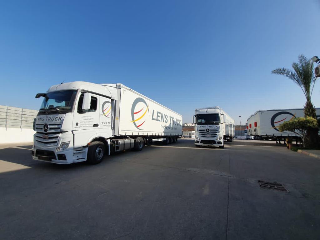 PHOTOS – LENS TRUCK